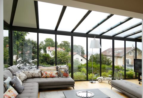 Sas d'entrée en aluminium sur mesure - Rénoval Véranda