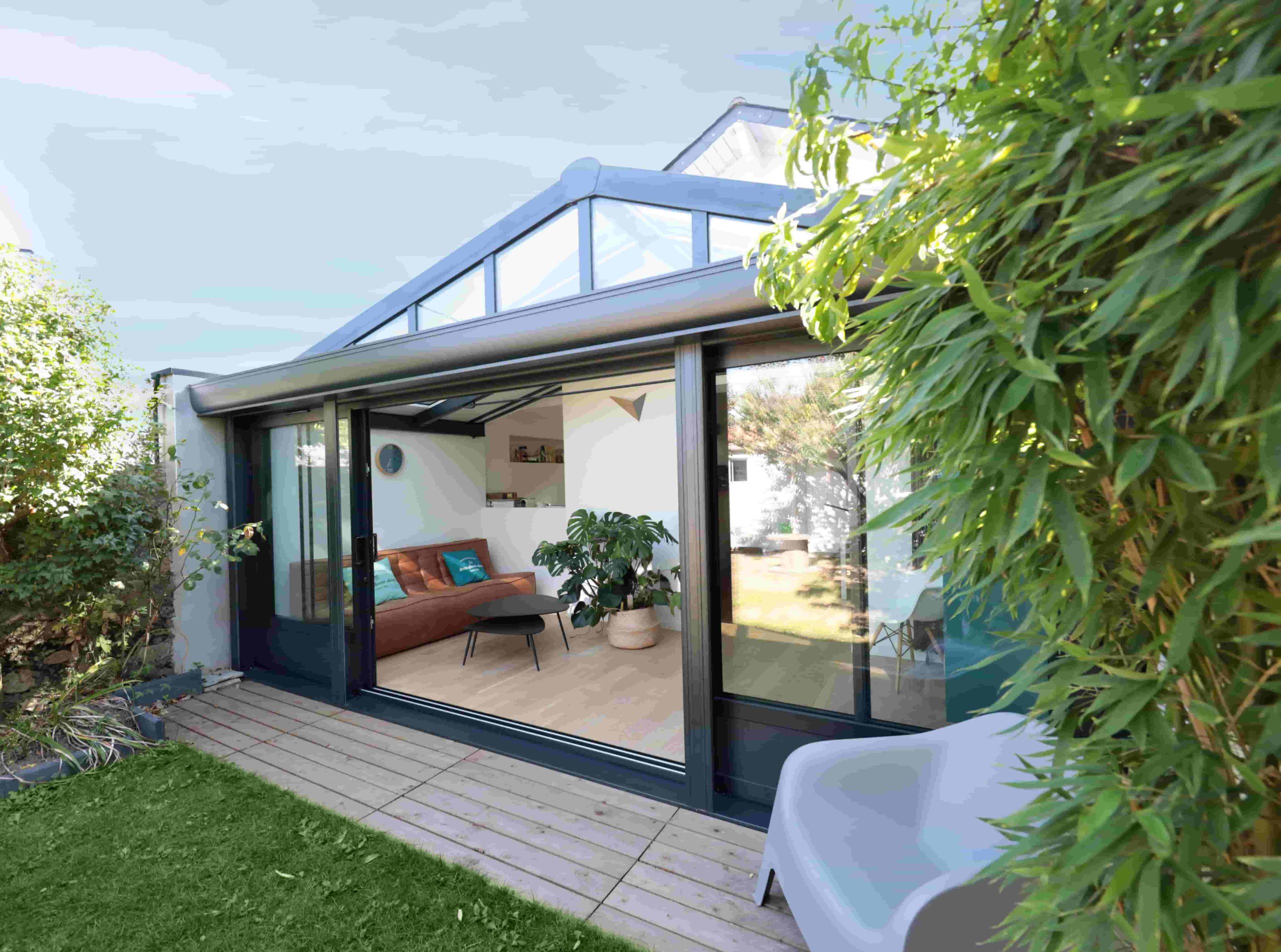 Véranda sur terrasse : comment réussir son projet d'extension