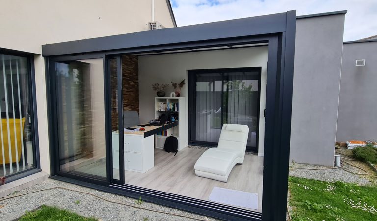 Mini veranda : avantage et modèles prisés - Rénoval Véranda