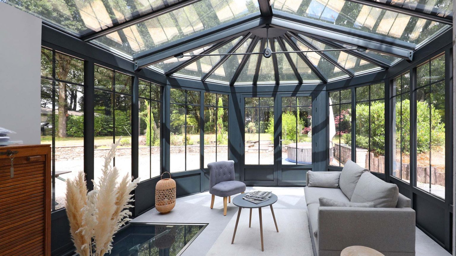 Comment choisir sa véranda en 2025 ? Le guide complet - Rénoval Véranda